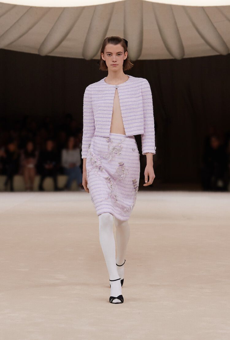 Zien: de Chanel SS24 show tijdens Paris Fashion Week